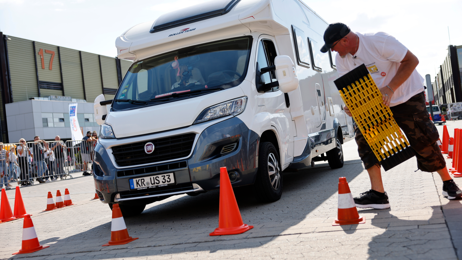 10 Jahre ADAC Event-Truck – Der Flyer – – ADAC Event-Truck